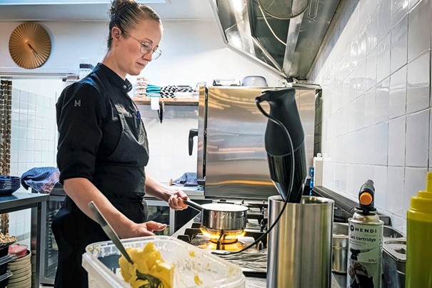 Buiging voor laatbloeier Zwarthoed | Bron: Over de Tong - Restaurant ...